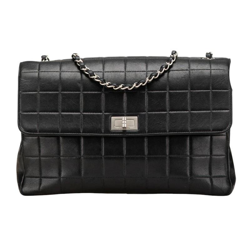 Chanel Handbags 101: A Guide to Shopping Their Iconic Bags, From the ...